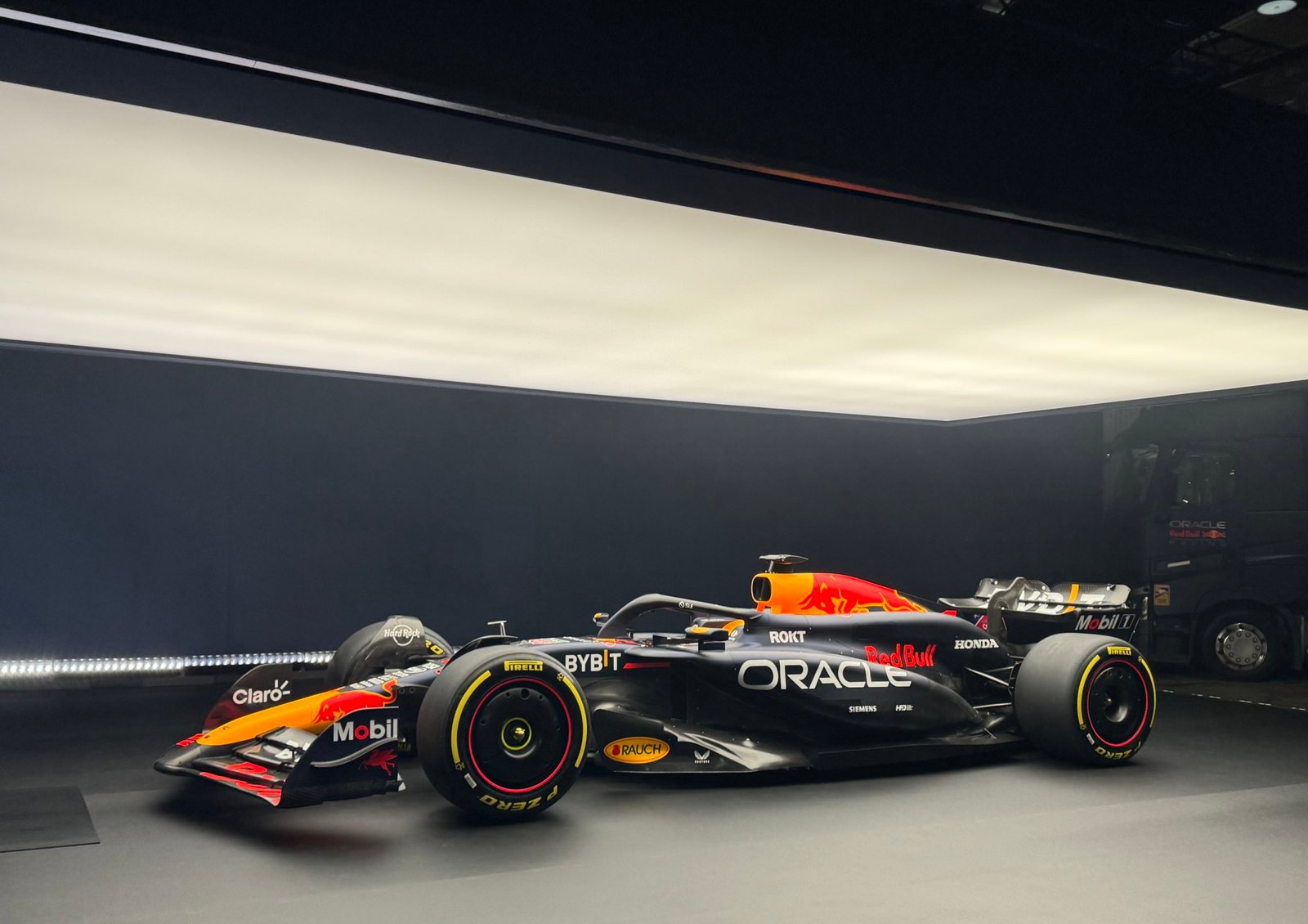 Red Bull presenta el RB20 – Agente Libre Digital
